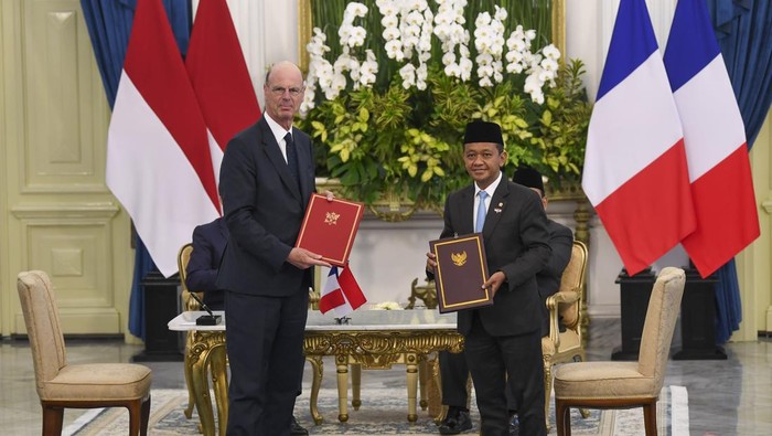 Prabowo & Macron Salam Komando, RI-Prancis Banjir Kerja Sama