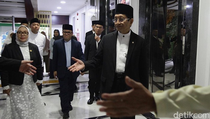 Menag Nasaruddin Umar Pimpin Rombongan Amirul Hajj ke Tanah Suci