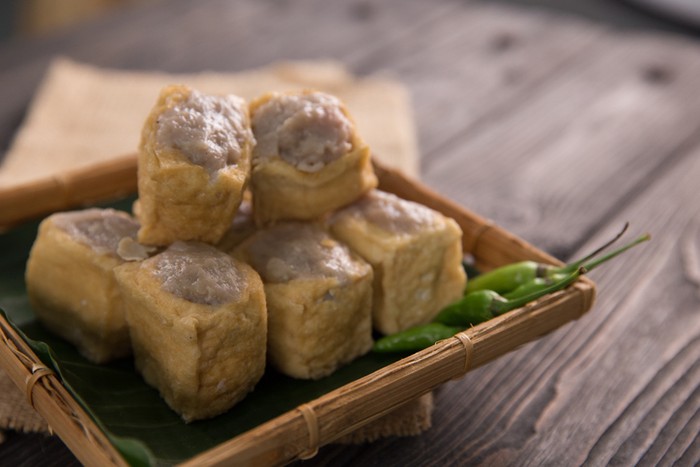 Gurih Mantap! 10 Tahu Bakso Enak Ada di Sini