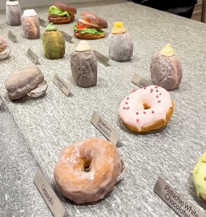 Penampakan Donat Viral yang Harganya Bisa Rp 200 Ribu Sebiji