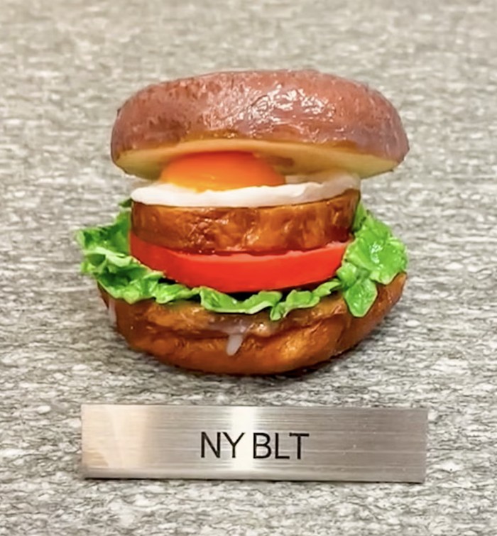 Penampakan Donat Viral yang Harganya Bisa Rp 200 Ribu Sebiji