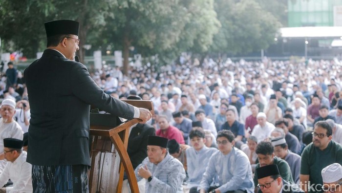 Momen Anies Menjadi Khatib dan Salat Idul Adha di Masjid Al Azhar