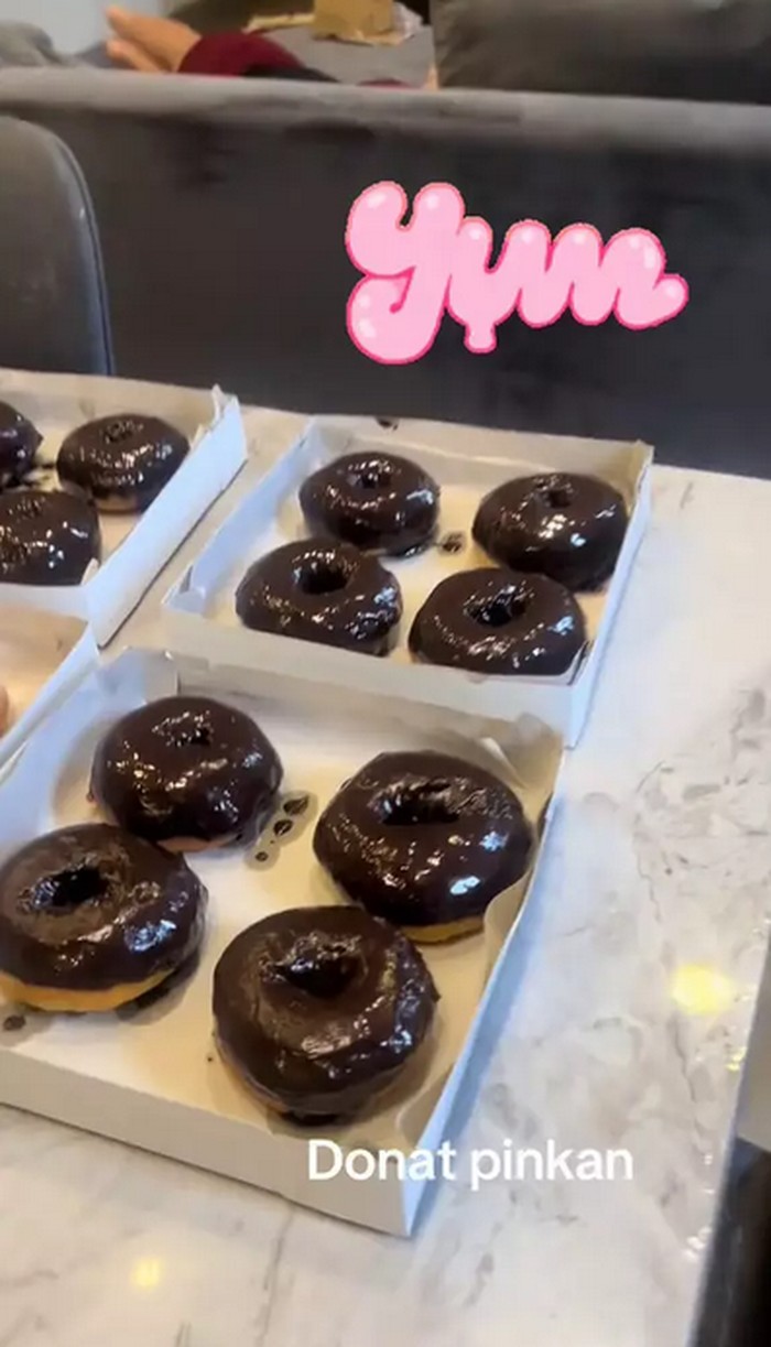 Pinkan Mambo Fokus Jualan Donat, Bisa Dapat Rp 10 Juta Sehari