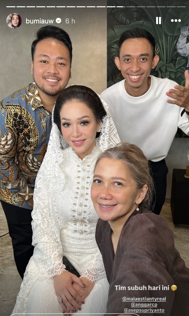 Foto: Maia Estianty Manglingi di Pengajian dan Siraman Al Ghazali