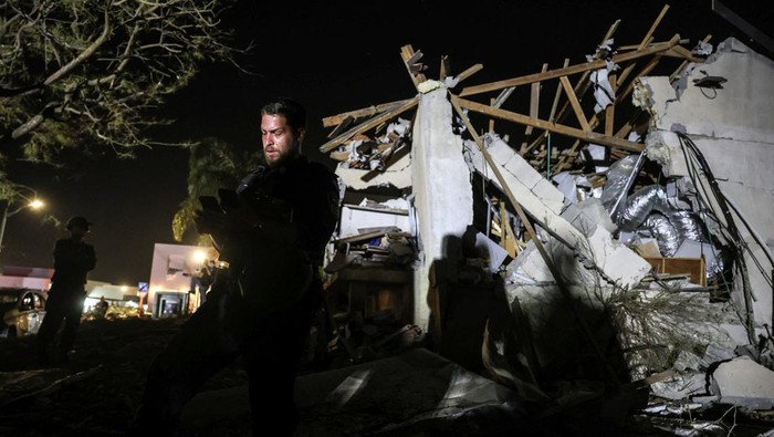 Gedung-gedung Israel Hancur Bak Gaza