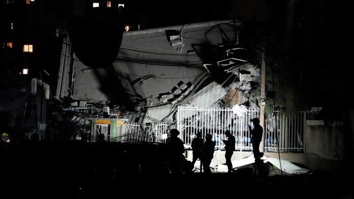 Gedung-gedung Israel Hancur Bak Gaza