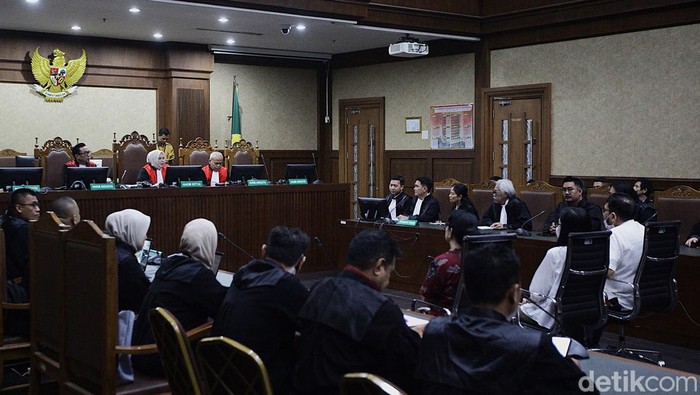 Tok! Eks Pejabat MA Zarof Ricar Divonis 16 Tahun Penjara