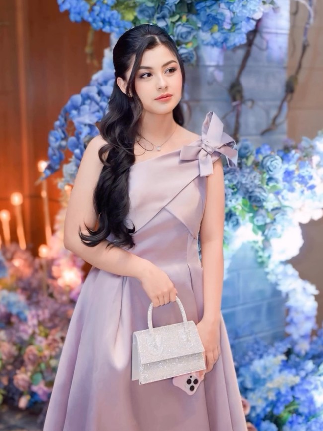 7 Foto Seksi Wulan Guritno Jadi Model Lingerie, Pamer Tubuh Langsing Bak ABG