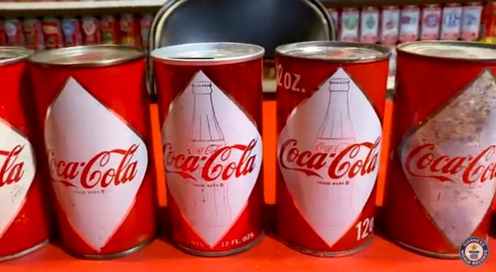 Gokil! Pria Ini Koleksi Lebih dari 11 Ribu Kaleng Minuman Bersoda