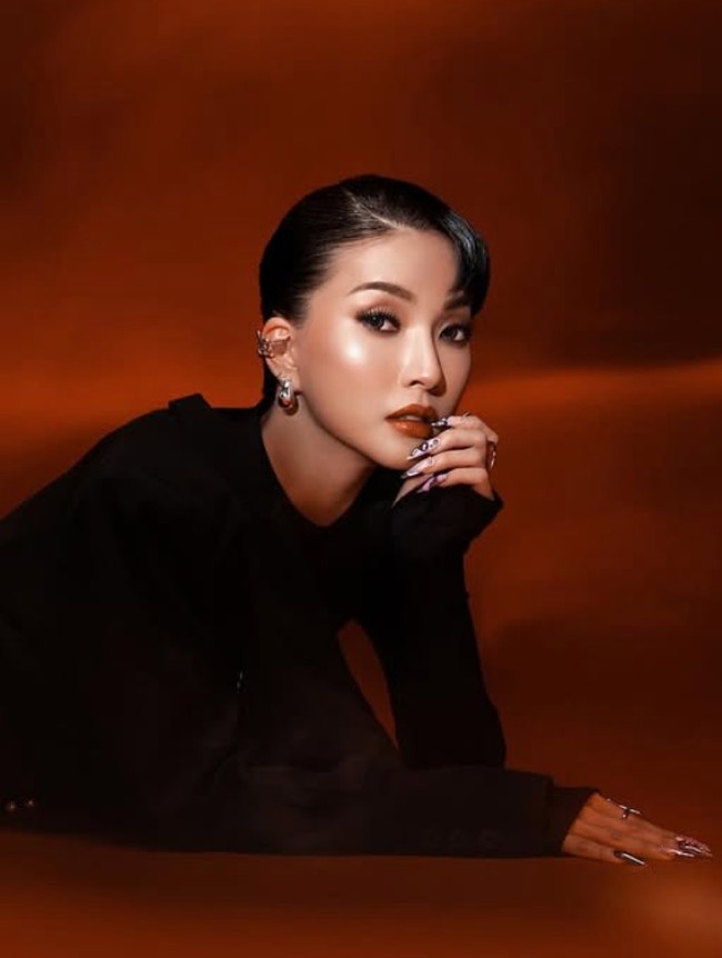 Gaya Mewah aespa di Acara Chopard, Visual Karina cs Disebut Unreal Bak AI