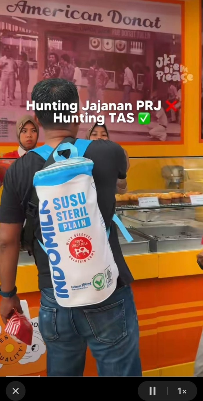 Unik Banget! 10 Camilan dengan Kemasan Tas Jumbo di PRJ