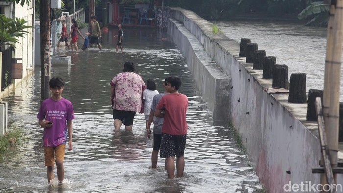 Perumahan Taman Mangu Tangsel Masih Direndam Banjir Pagi Ini