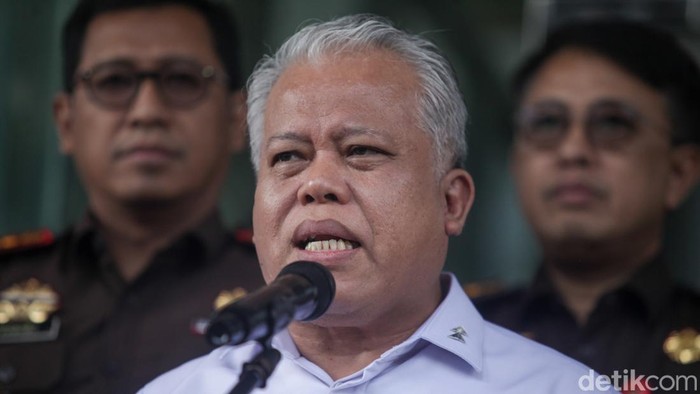 Santai Banget, Buron Interpol Rusia Diekstradisi Pakai Sandal