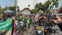 Ada Demo Ojol di Jakpus, Jalan Medan Merdeka Selatan Arah Gambir Ditutup