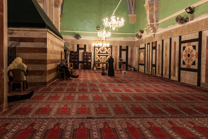 Masjid Al Ibrahim di Palestina, Tempat Makam Nabi Ibrahim dan Siti Sarah