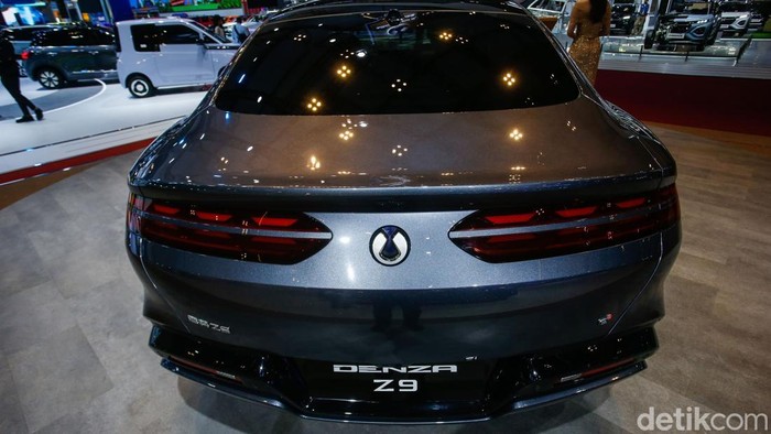 Debut Mewah Denza Z9 Ramaikan GIIAS 2025