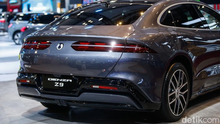 Debut Mewah Denza Z9 Ramaikan GIIAS 2025