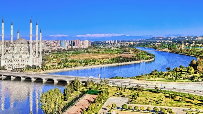 Melihat Sungai-sungai Surga yang Ada di Dunia