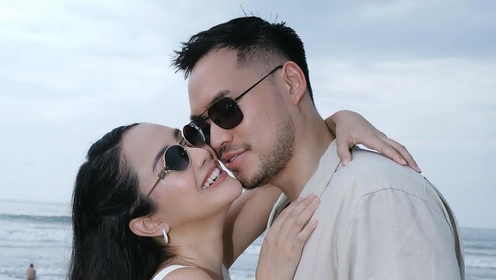 Sekoteng Satukan Cinta Merdi Octavia dan Rama Sahetapy