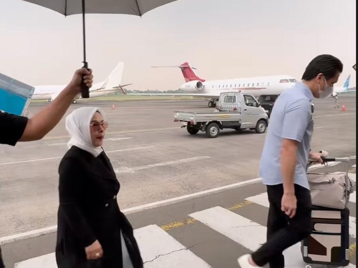 Ultah, Syahrini Mudik ke Indonesia Boyong Putri Naik Private Jet