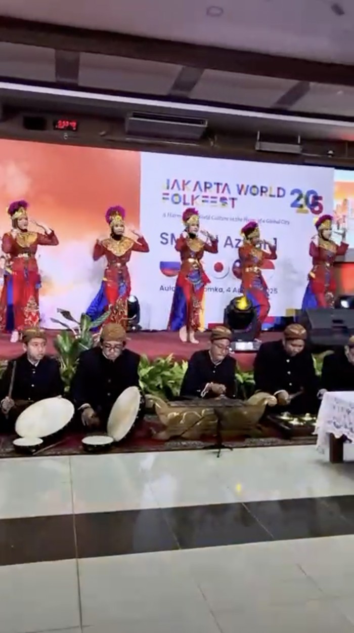 Potret Meriahnya Jakarta World Folklore Festival di SMP Islam Al Azhar 1 Jakarta