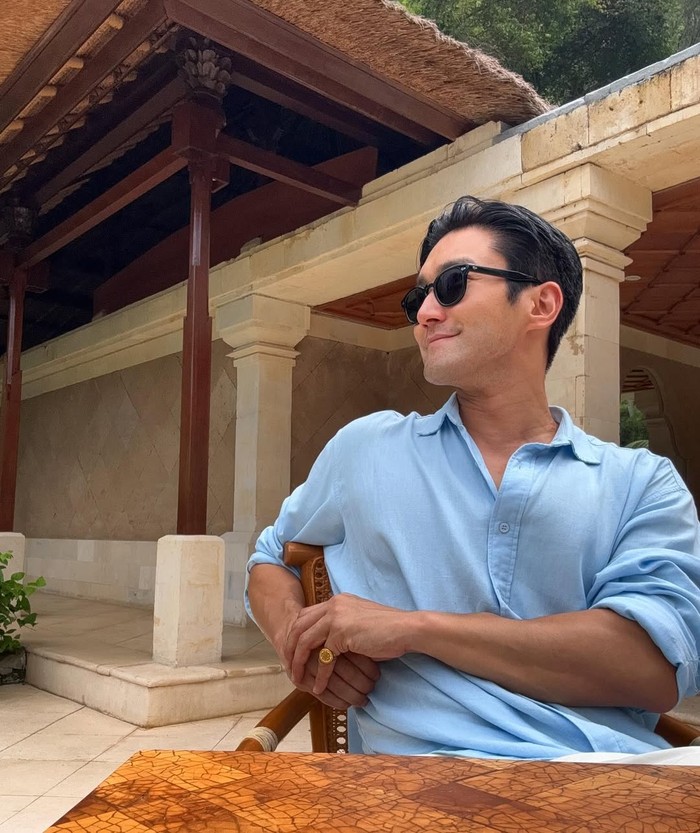 Potret Siwon Pamer Liburan di Bali, Pose Kocak Bikin Ngakak
