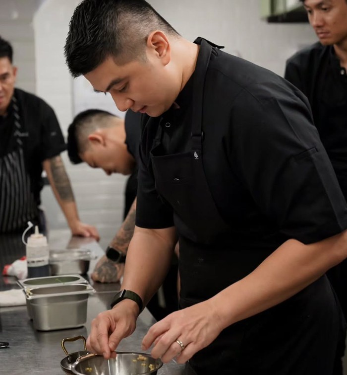 Chef Arnold Buka 'Warung' di Rumah hingga Blusukan ke Pasar