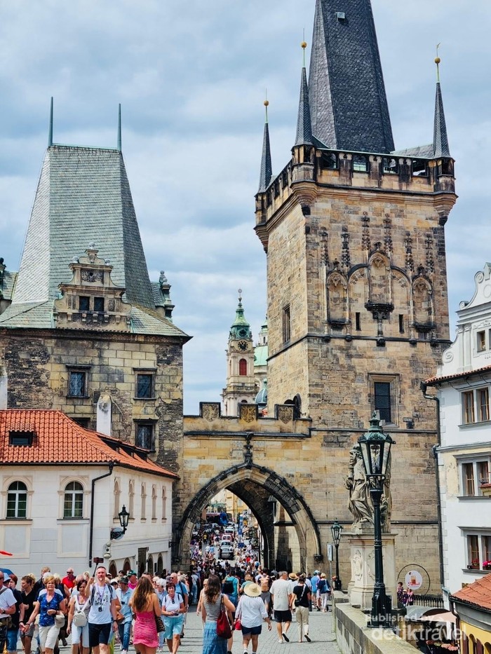 Praha Terkenal sebagai Kota Seribu Menara