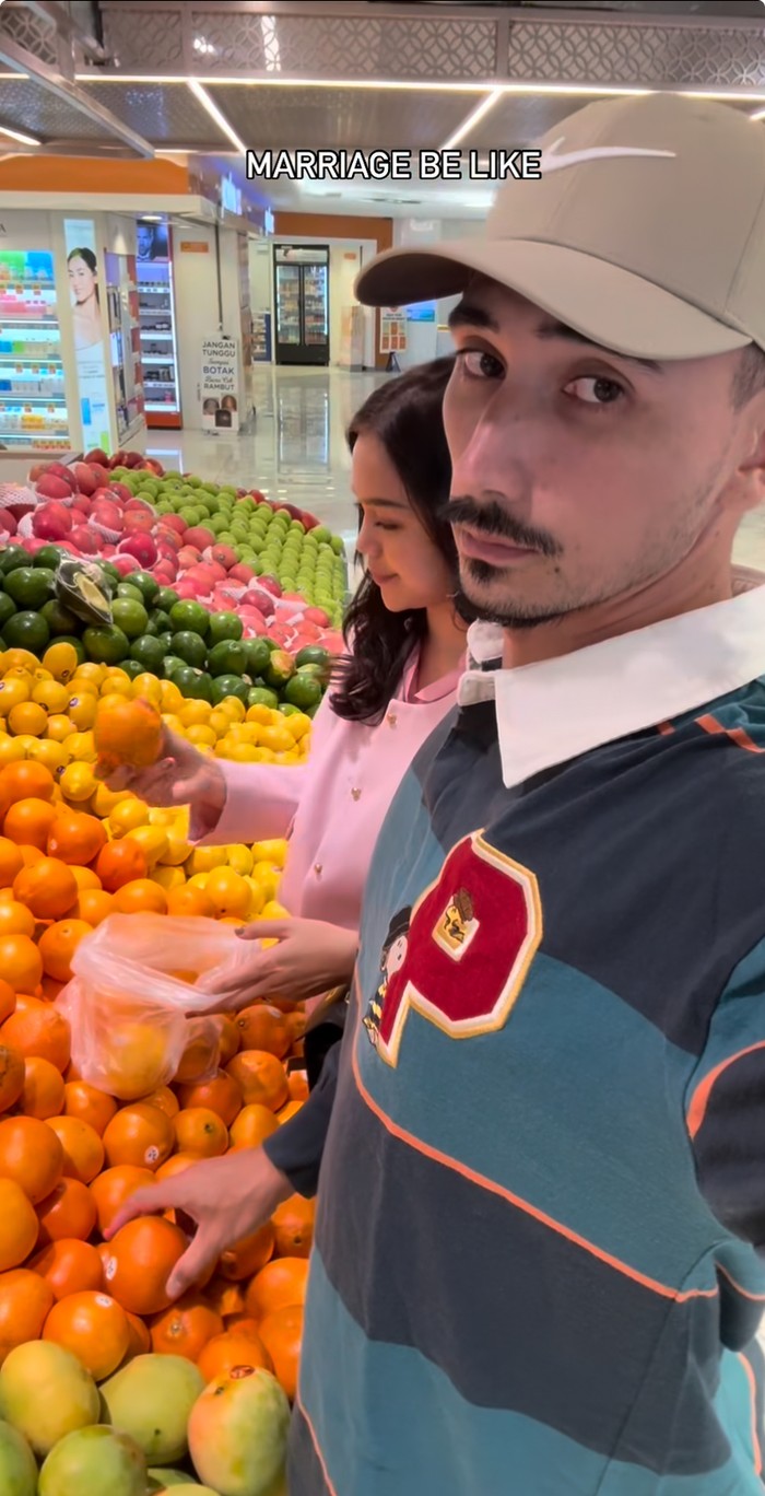 Romantis! Vincent Verhaag dan Jessica Iskandar Sering Sempatkan Makan ...