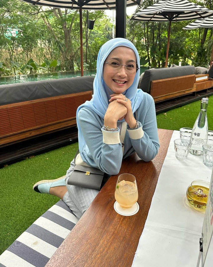 Kompaknya Desy Ratnasari Saat Makan Bareng Ruben Onsu dan Raffi Ahmad