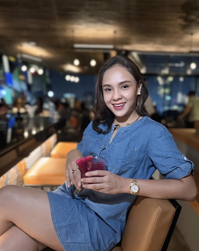 Jadi Presenter Kuliner, Angie Ang Bisa Cicipi Banyak Makanan Enak!