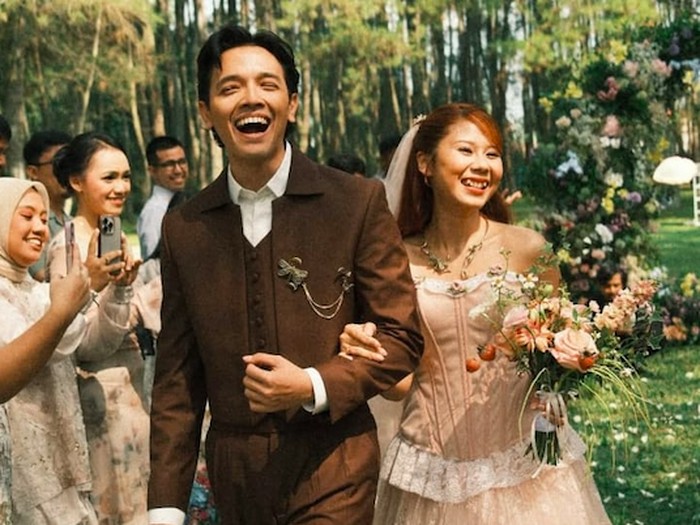 Look Baru Nadin Amizah, Gas Manggung Usai 2 Hari Nikah