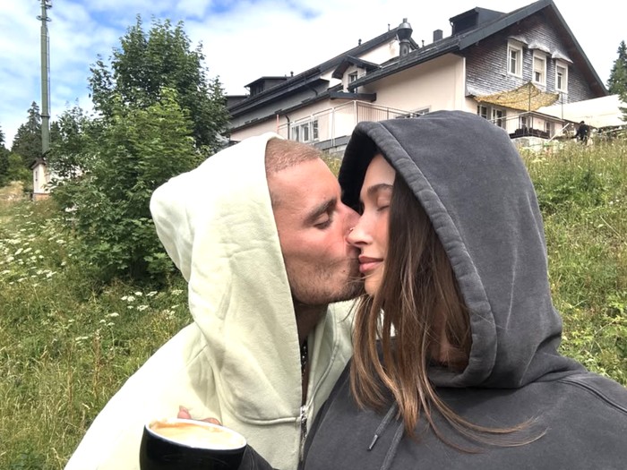 Hailey Bieber Diduga 'Repost' Video Tentang Justin Bieber Bersikap Toksik