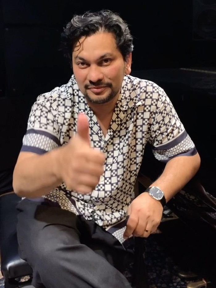 Tompi Nyaris Terjun ke Politik, Istri dan Ibu Gak Beri Restu