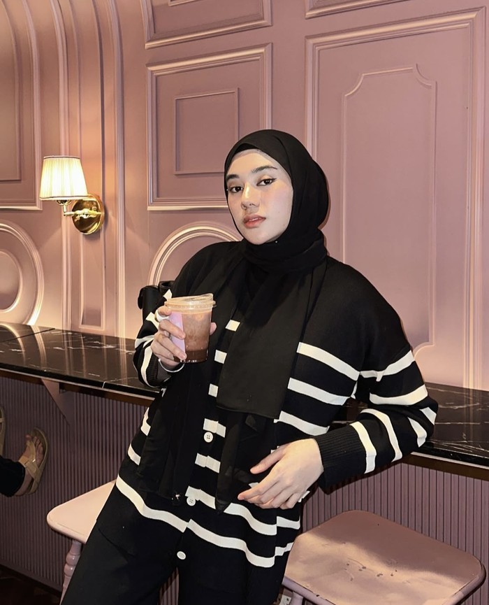 Clara Shinta Santap Tumpeng hingga Makan Hot Pot di Restoran