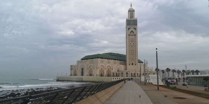 7 Masjid dengan View Laut yang Cantik dengan Bangunan Unik