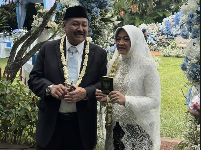 Ketika Ayudia Bing Slamet Antar Ibunda Menikah