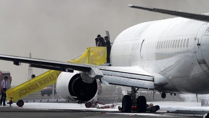 Bandara Juanda Gelar Simulasi Darurat, ARFF Sigap Padamkan Api Pesawat