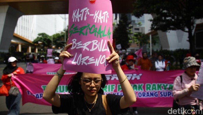 Demo Buruh di Patung Kuda, Suarakan Tuntutan Harga Murah dan Keadilan ...