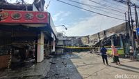 Situasi Ruko Terbakar di Jalan Fatmawati: Digaris Polisi, Lalin Dialihkan