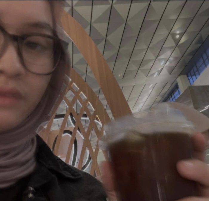 Momen Salma Salsabil Makan Bareng Penggemar dan Lahap AYCE