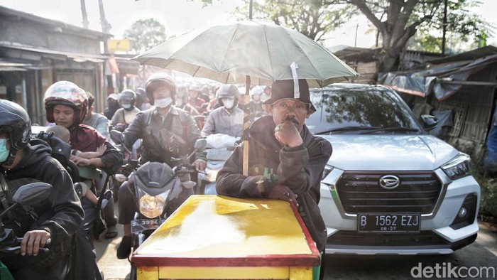 Horor Macet di Babelan, Kendaraan Terkunci Berjam-jam di Jalan Raya ...