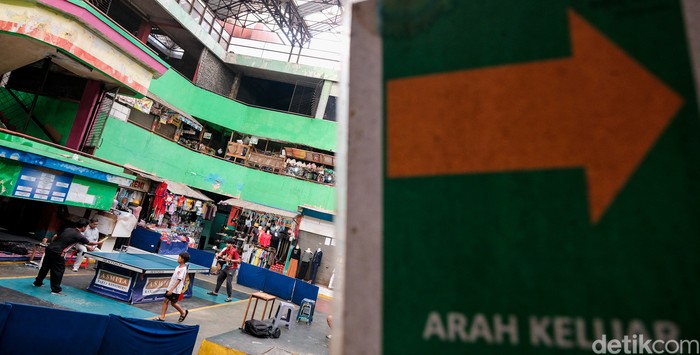 Adu Smash di Arena Tenis Meja Pasar Grogol