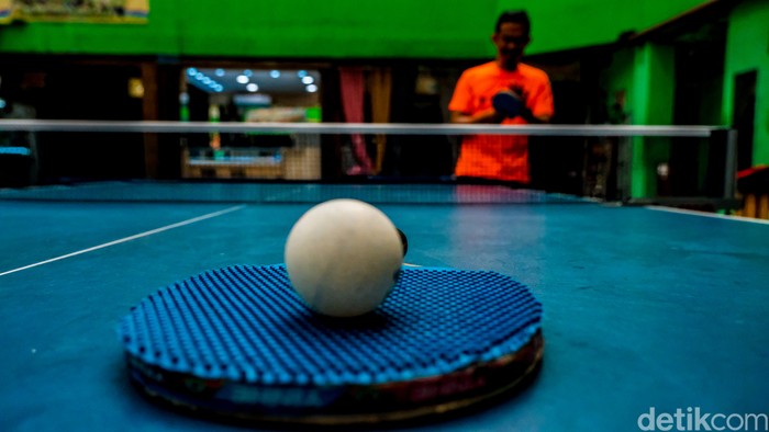 Adu Smash di Arena Tenis Meja Pasar Grogol