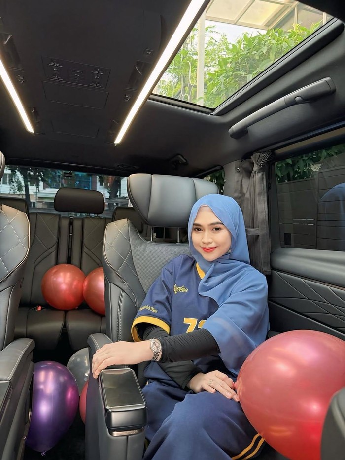 Moana Approve! Ria Ricis Gelontorkan Rp 1 M Lebih Beli Alphard untuk Kerja