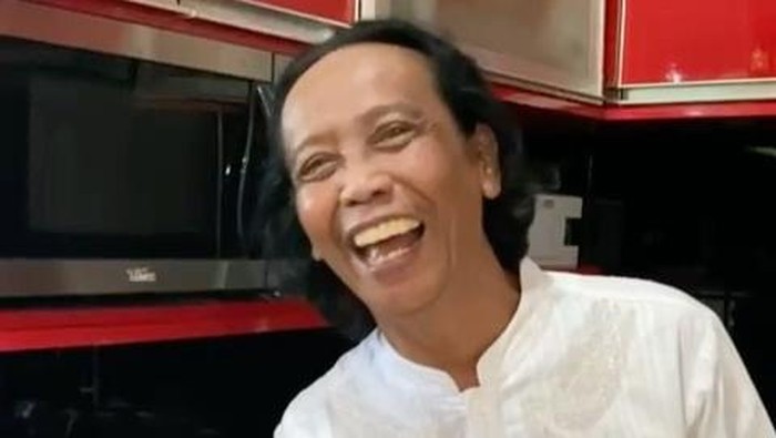 Mandra Si Bintang Iklan Bayaran Termahal