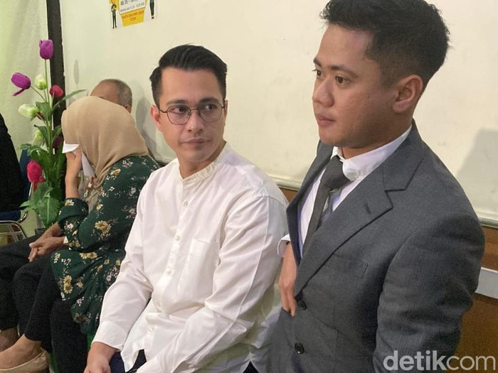 Meiza Aulia Coritha, Istri Eza Gionino Pertama Kali Muncul Usai Gugat Cerai