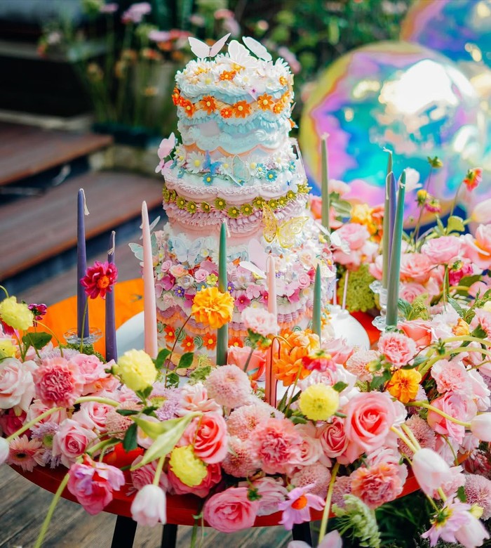 Rachel Vennya Rayakan Ulang Tahun ke-30, Penuh Bunga dan Kue Cantik!