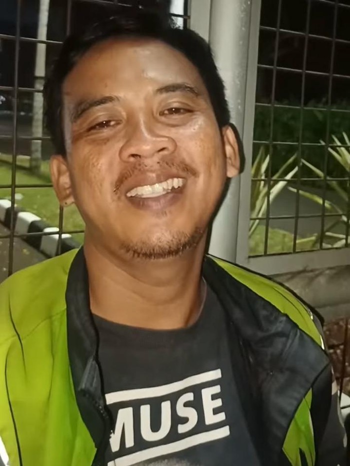 Rezeki Nomplok! MUSE Unggah Ojol yang Nyanyi Starlight di Luar Gerbang ...