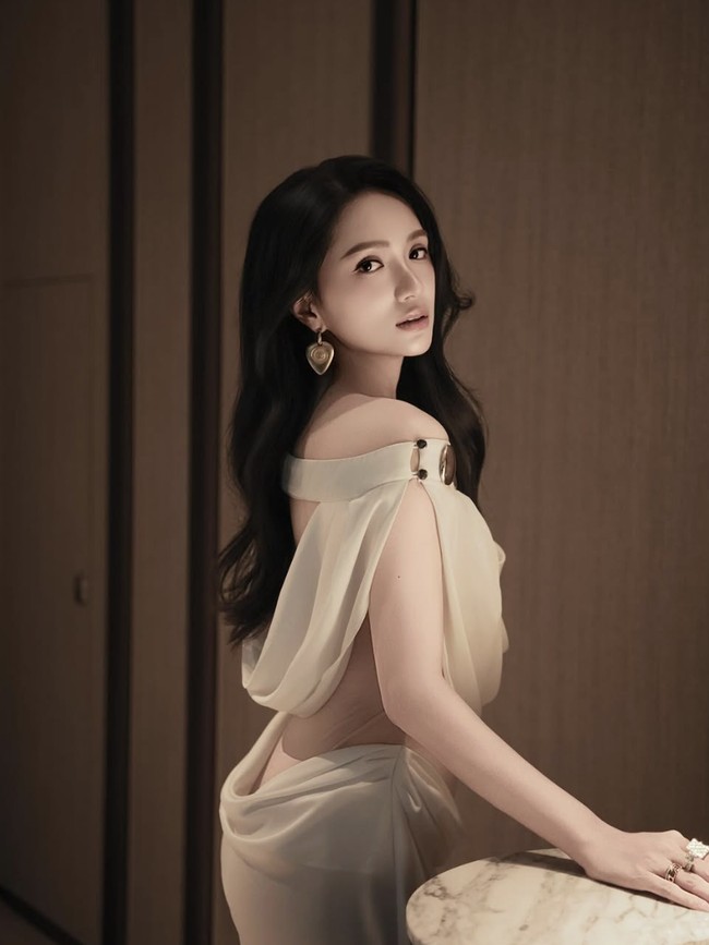 7 Foto Seksi Wulan Guritno Jadi Model Lingerie, Pamer Tubuh Langsing Bak ABG